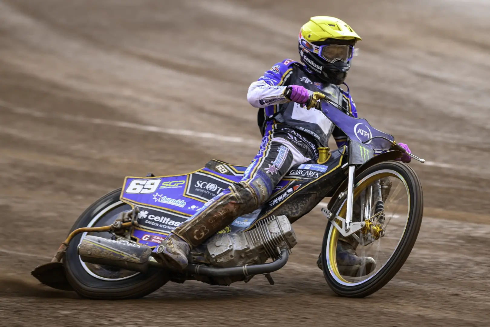 ACES SWOOP FOR DOYLE | Belle Vue Speedway